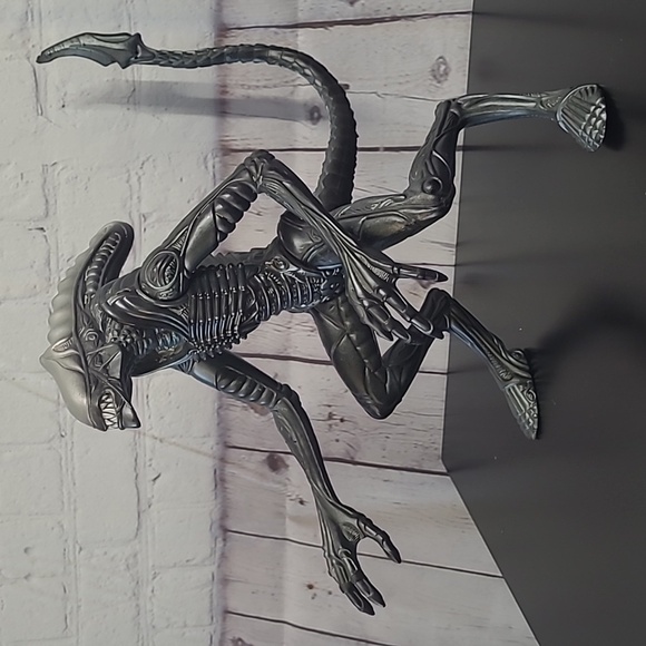 Vintage | Toys | Vintage Rare 9s Alien Vs Predator Collectible Posable ...